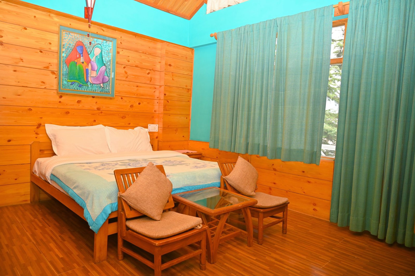 Holiday Cottages in Kullu Manali with Wooden Interiors - Sojourn Cottage